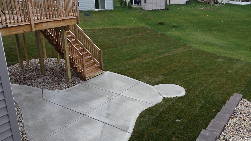 Retaining Wall Between Houses | Extreme Green Lawn & Landscape