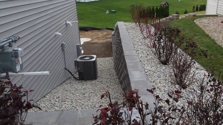 Retaining Wall Between Houses | Extreme Green Lawn & Landscape