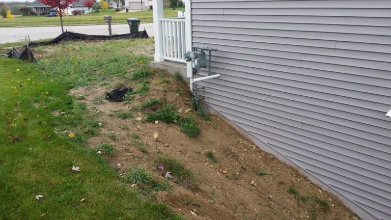 Retaining Wall Between Houses | Extreme Green Lawn & Landscape